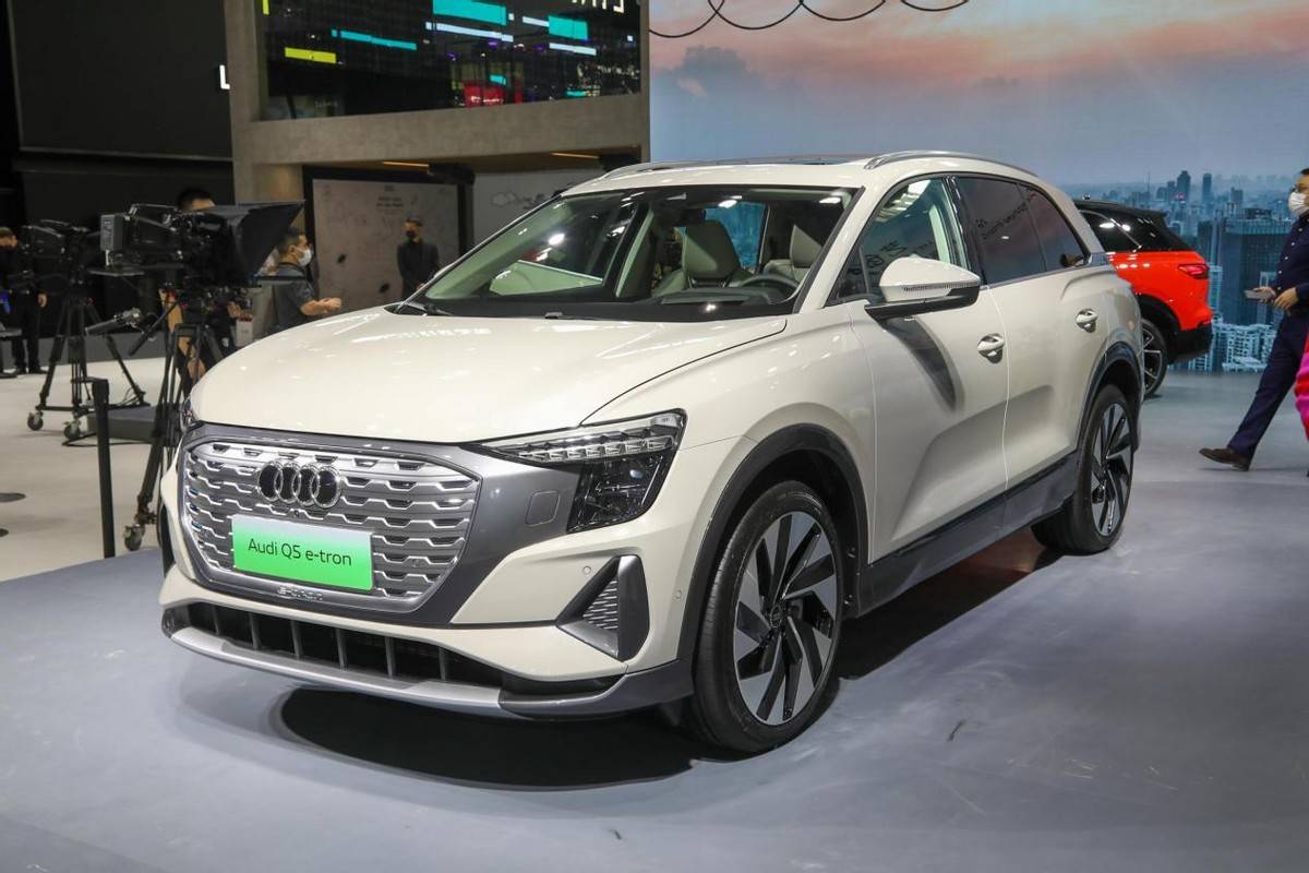 上汽奥迪全新Q5 e-tron终于亮相，预售40万起不比奔驰EQC香？_搜狐汽车_搜狐网