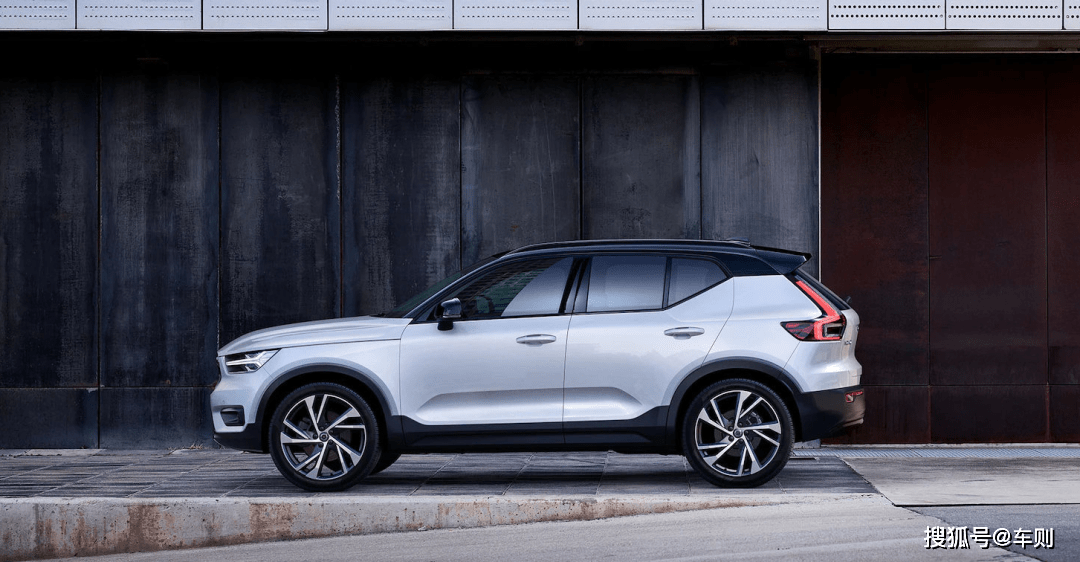 30万元内选豪华SUV，沃尔沃XC40配四驱，凯迪拉克XT4更快，怎么选？_搜狐汽车_搜狐网