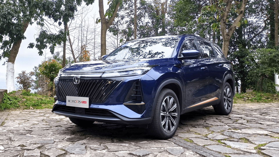 换代CS75PLUS全系8AT，油费能比老款省1千？_搜狐汽车_搜狐网