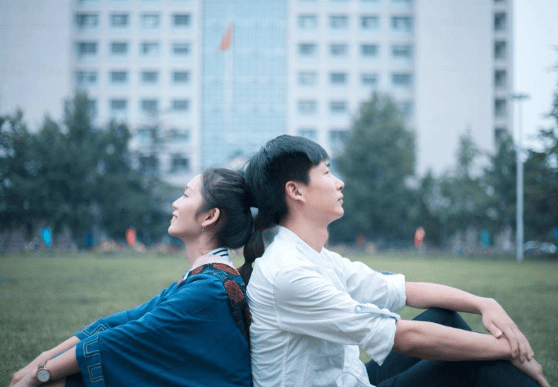 男大学生“理想女友”身高排行，1米72意外垫底，榜首百搭不挑人_女生_男生_教育