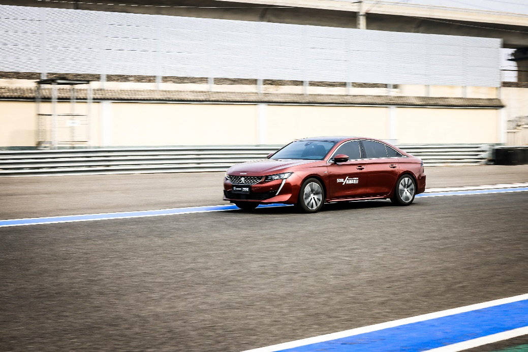 零距离感受B级车驾控天花板实力 标致508L赛道体验日激情上演_搜狐汽车_搜狐网