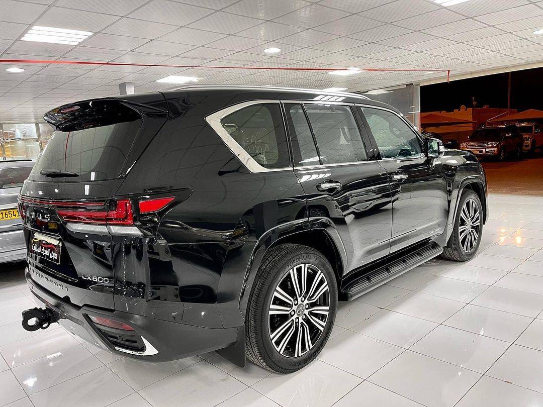 LX600“高配”版实拍，豪华又霸气，质感一流，落地或超200万_搜狐汽车_搜狐网