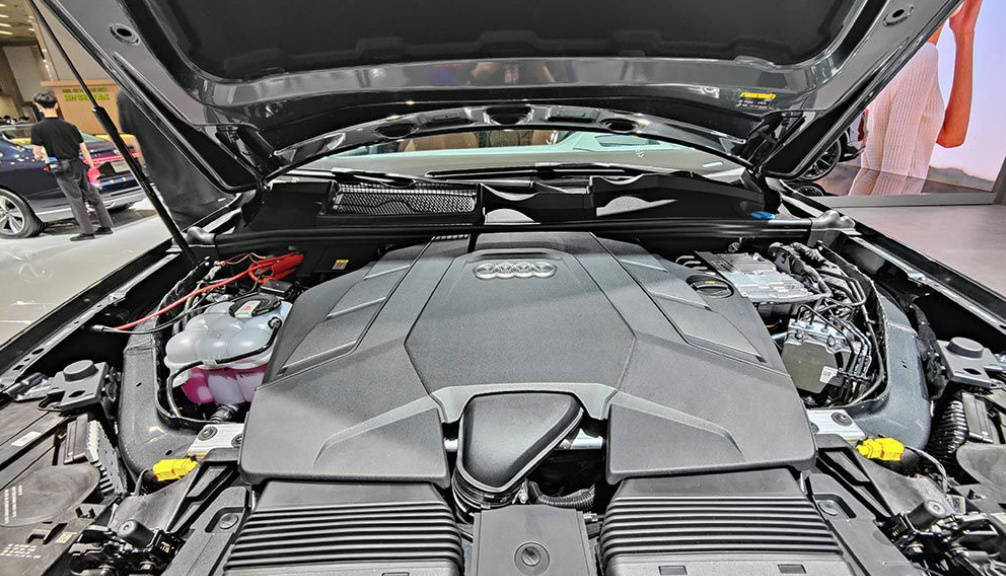 运动风or商务风？国产宝马X5对比奥迪Q7如何抉择？_搜狐汽车_搜狐网