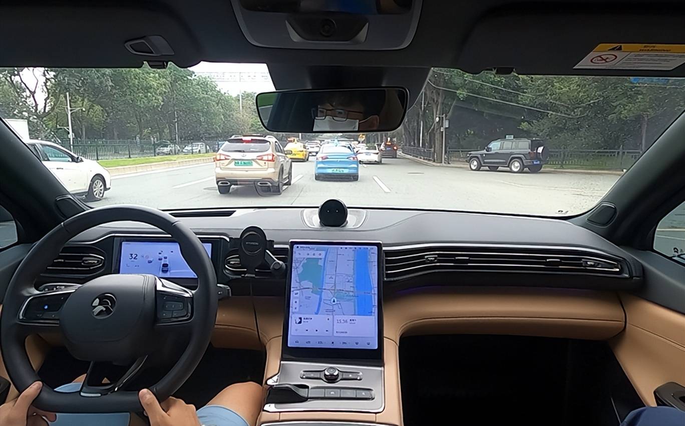 评测：普通LCC功能特斯拉依旧领头羊，但不及加激光雷达的它！_搜狐汽车_搜狐网