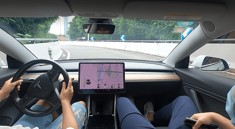 评测：普通LCC功能特斯拉依旧领头羊，但不及加激光雷达的它！_搜狐汽车_搜狐网