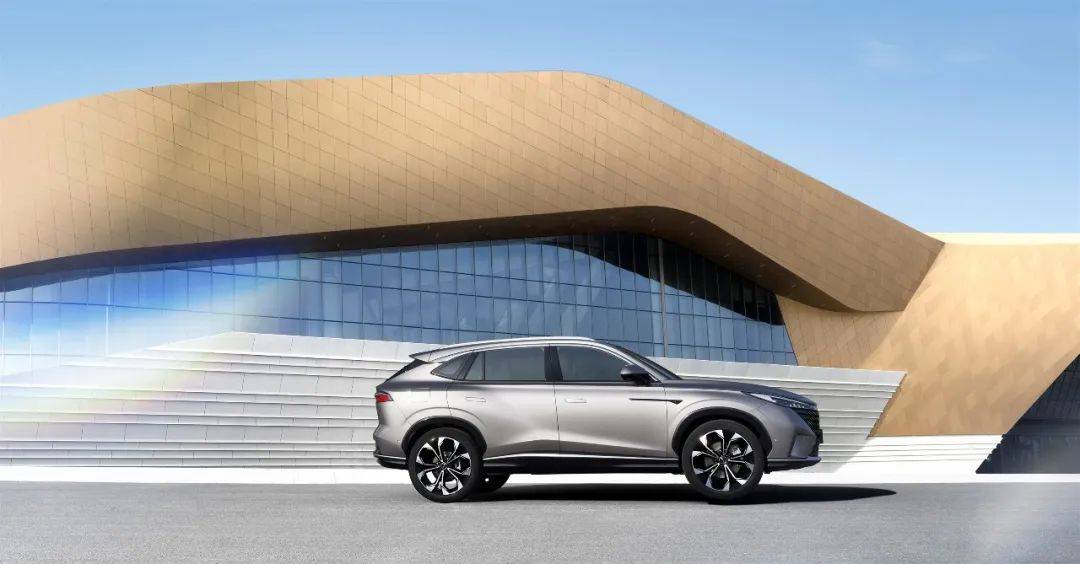 首款搭载NGP，全新第三代荣威RX5再次成为技术引路人_搜狐汽车_搜狐网