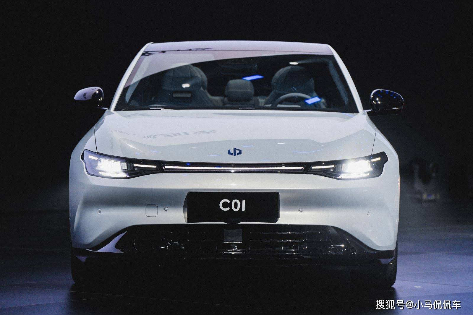 这车终于被捧红了，加速3.66秒，4小时定出2万+辆，续航717km_搜狐汽车_搜狐网