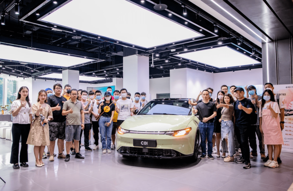 零跑C01新车品鉴：“CTC超薄，真爽”_搜狐汽车_搜狐网