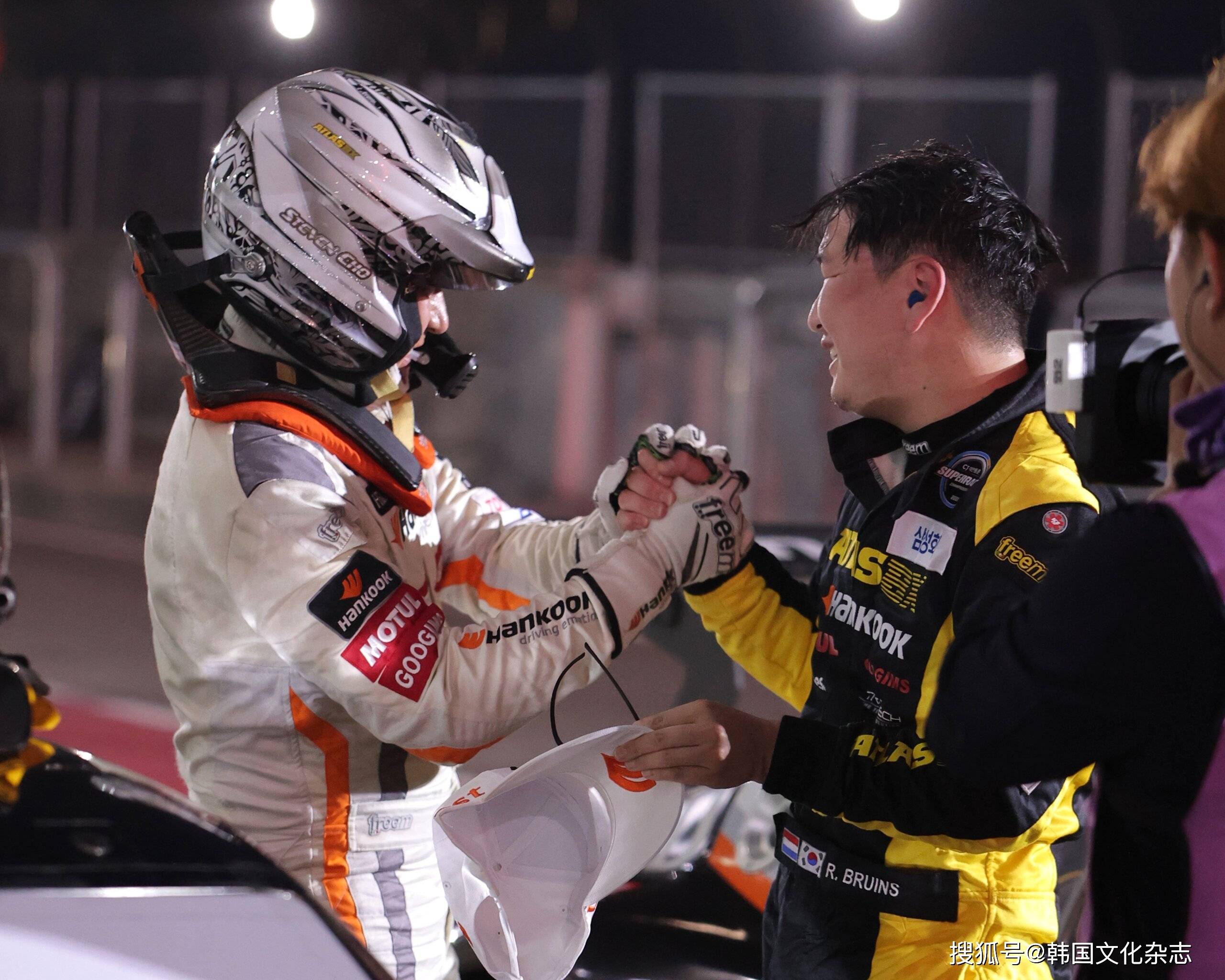 赛车模特 Anna Kyung，Night Race 也是 Atlas BX！_Choi_Joo-woo_Super