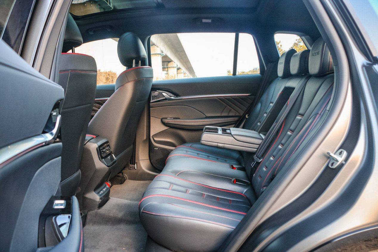 荣威RX5 MAX对比哈弗H6，哪款车更经济实惠？_搜狐汽车_搜狐网