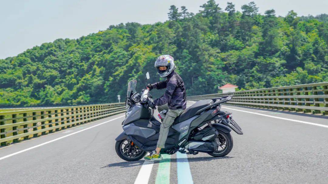 舒适取向的都市钢炮，性价比极高—赛科龙RT2动态评测_搜狐汽车_搜狐网