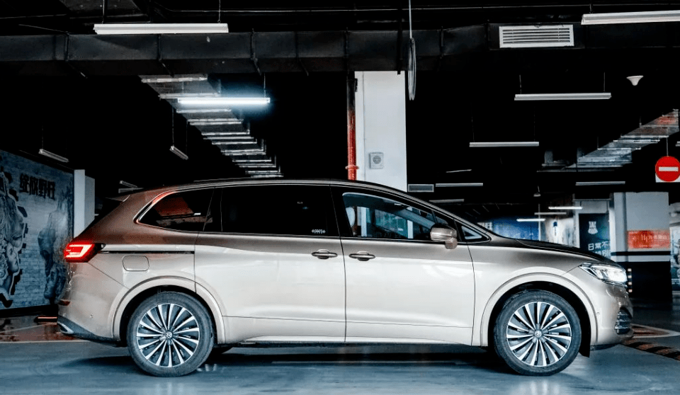 MPV车型PK：大众新威然VS丰田赛那，谁更值得买？_搜狐汽车_搜狐网