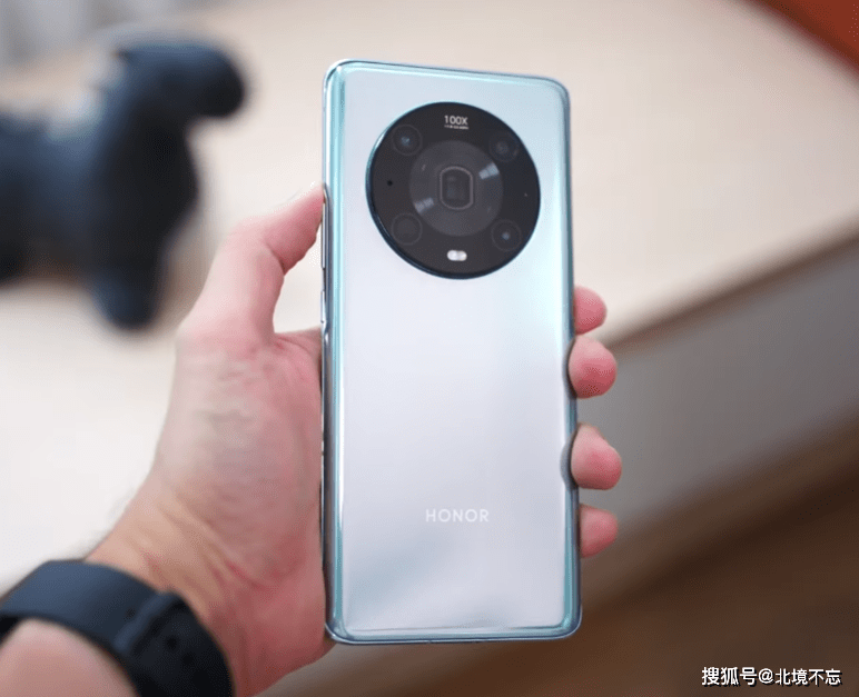 华为Mate40Pro换成荣耀Magic4Pro，使用60天后，心中芥蒂不吐不快_手机_感觉_性能