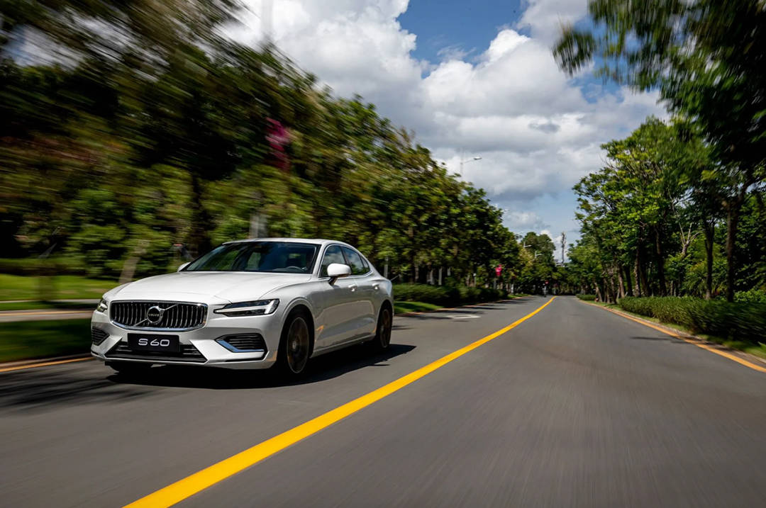 售价29.69万起 新款S60正式上市 你会放弃宝马选择沃尔沃吗？_搜狐汽车_搜狐网