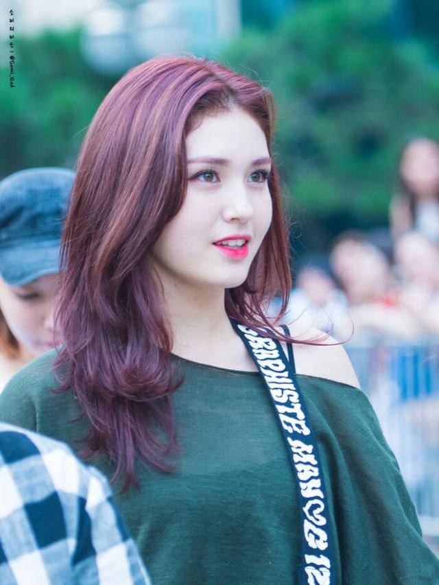 青你2不仅有韩团成员韩东，还有和朴秀荣、somi一个“组合”的她_欧若拉_实力_中国