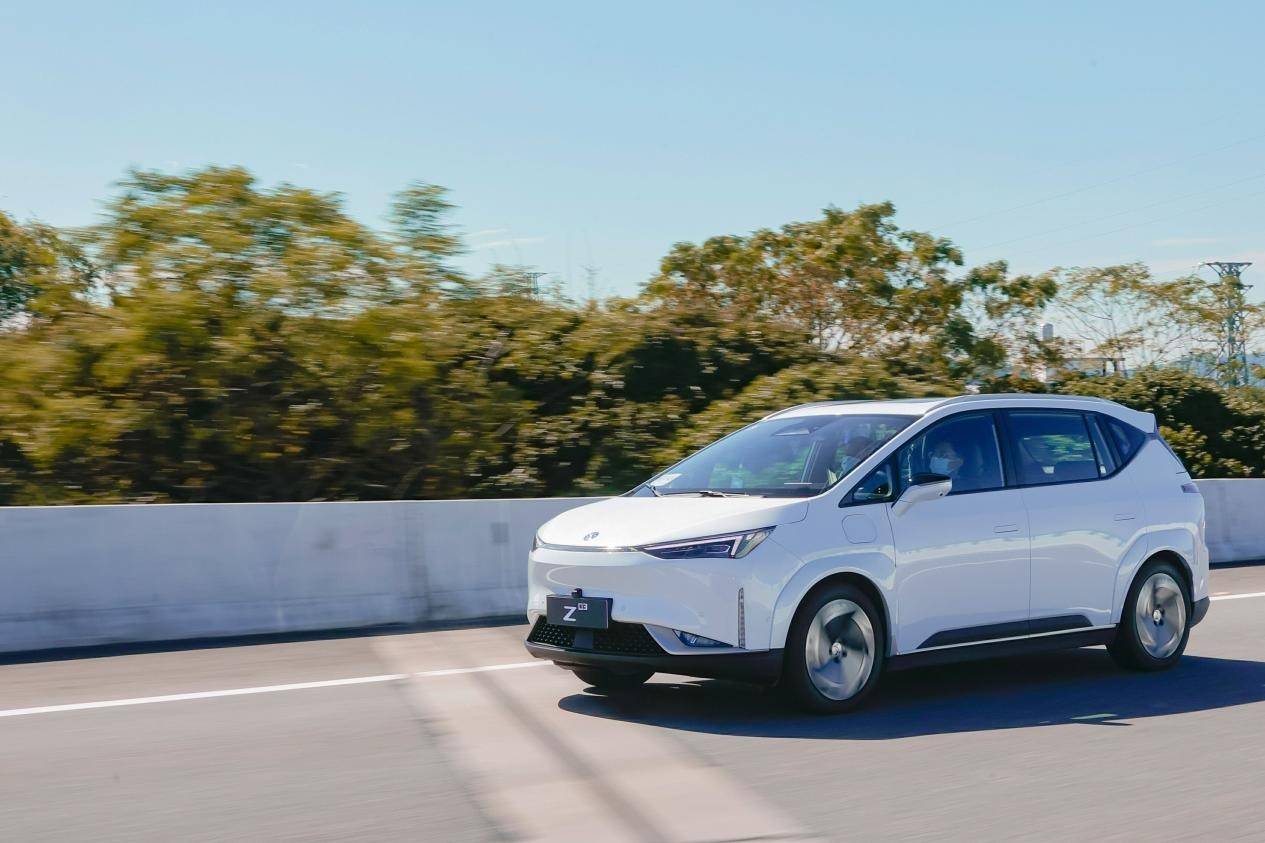 谁说纯电跑高速有里程焦虑？入手续航620km的合创Z03就不慌_搜狐汽车_搜狐网