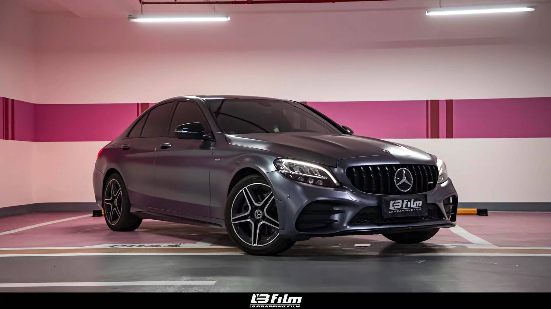 奔驰C260-LB改色膜电光金属午夜蓝,优雅柔和到融化的蓝_搜狐汽车_搜狐网