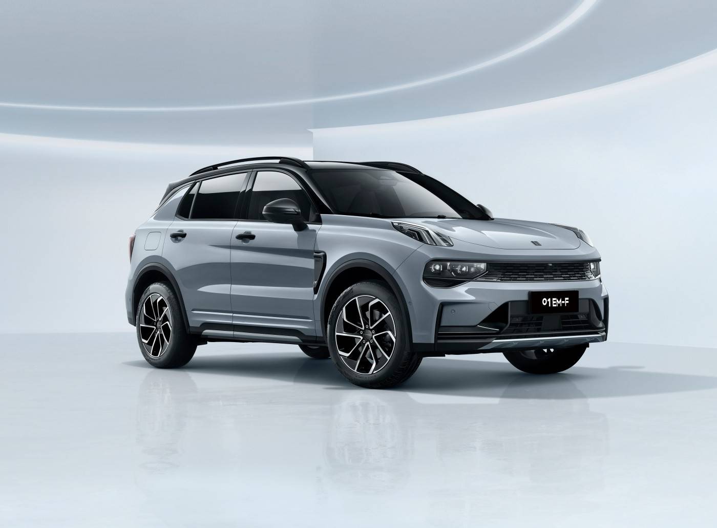 燃油车最高待遇？三联屏/4.88L油耗 领克01 EM-F上市 18.18万起！_搜狐汽车_搜狐网