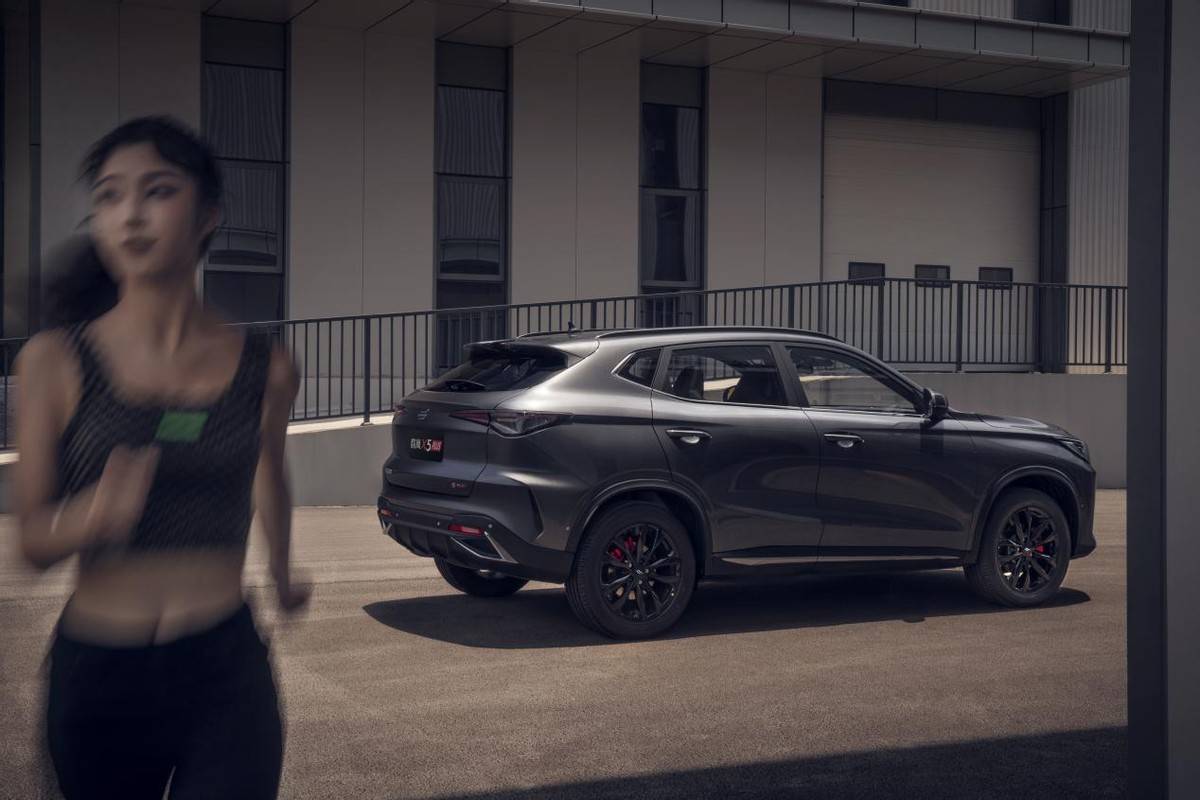 这就叫拿捏，智慧座舱+动感型格，长安欧尚X5 PLUS轻松玩转SUV市场_搜狐汽车_搜狐网