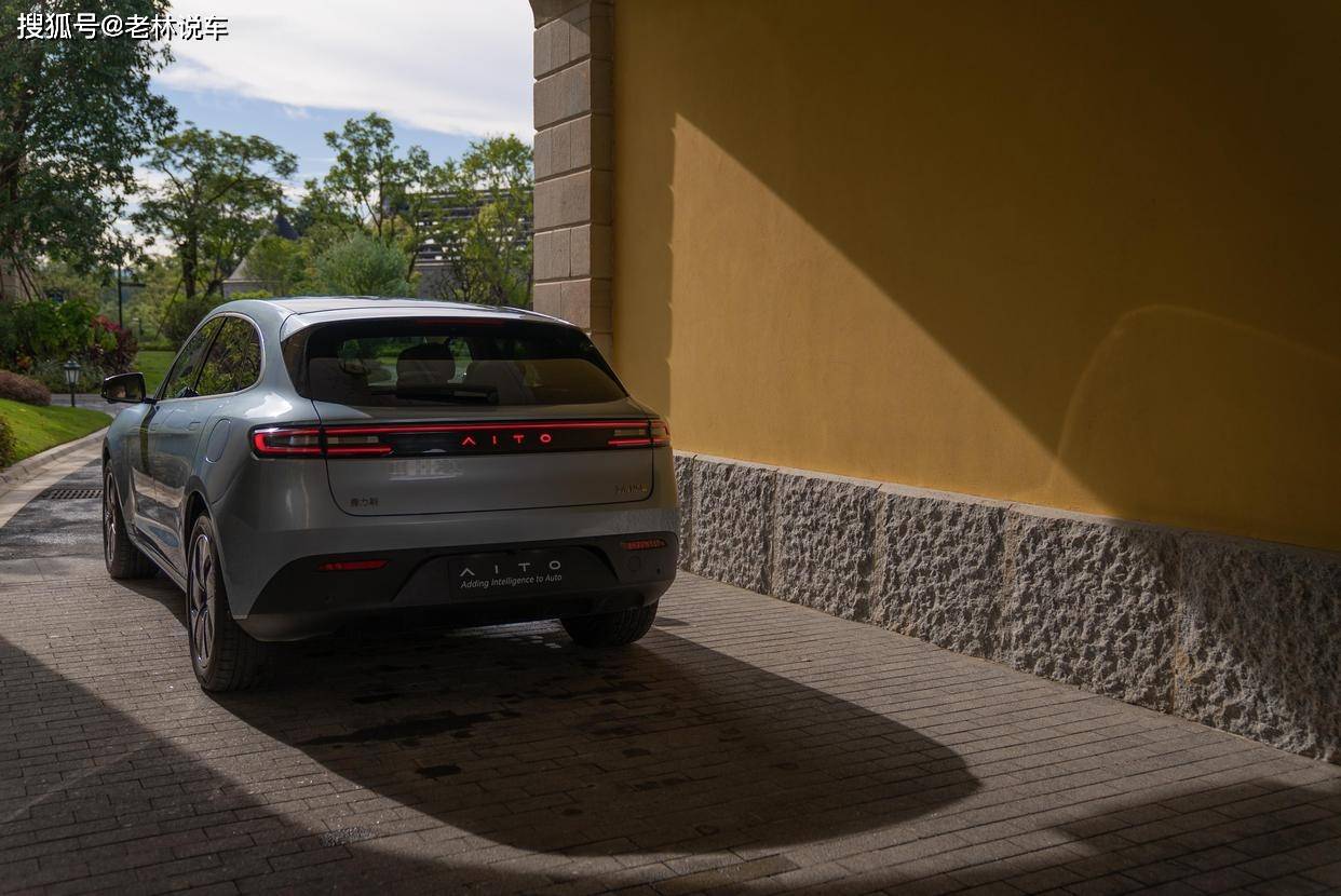 行家一出手，就知有没有，这车4.5s破百+620km续航，外观太拉风_搜狐汽车_搜狐网