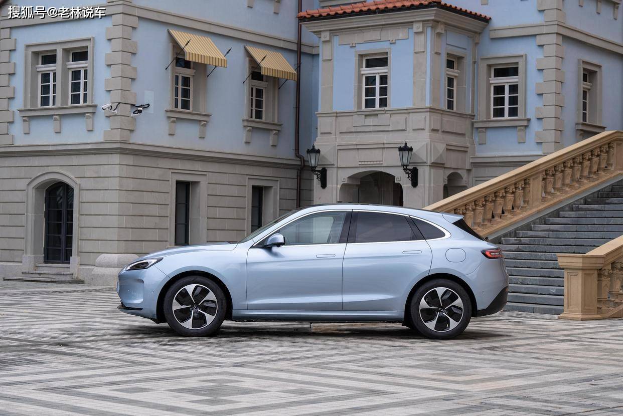 行家一出手，就知有没有，这车4.5s破百+620km续航，外观太拉风_搜狐汽车_搜狐网