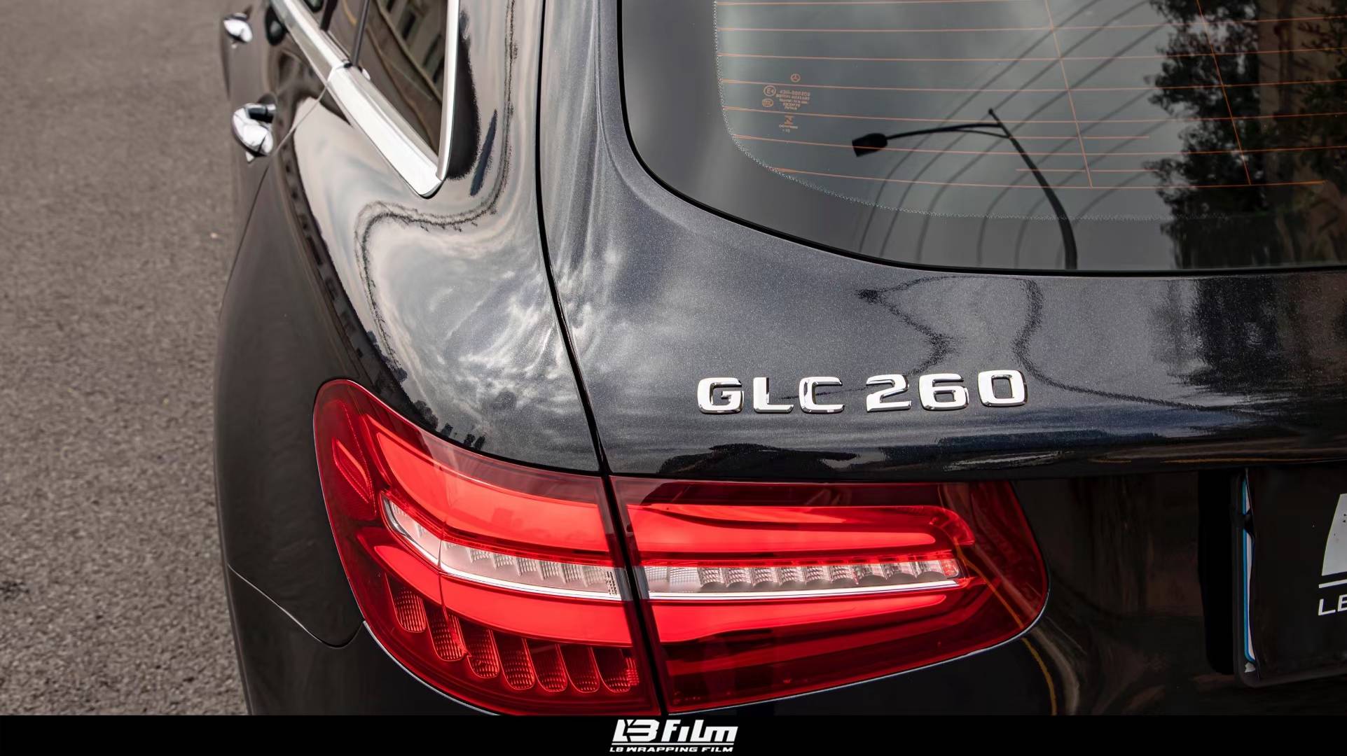 奔驰glc260-LB改色膜珠光黑，光之魅影 优雅而不羁_搜狐汽车_搜狐网