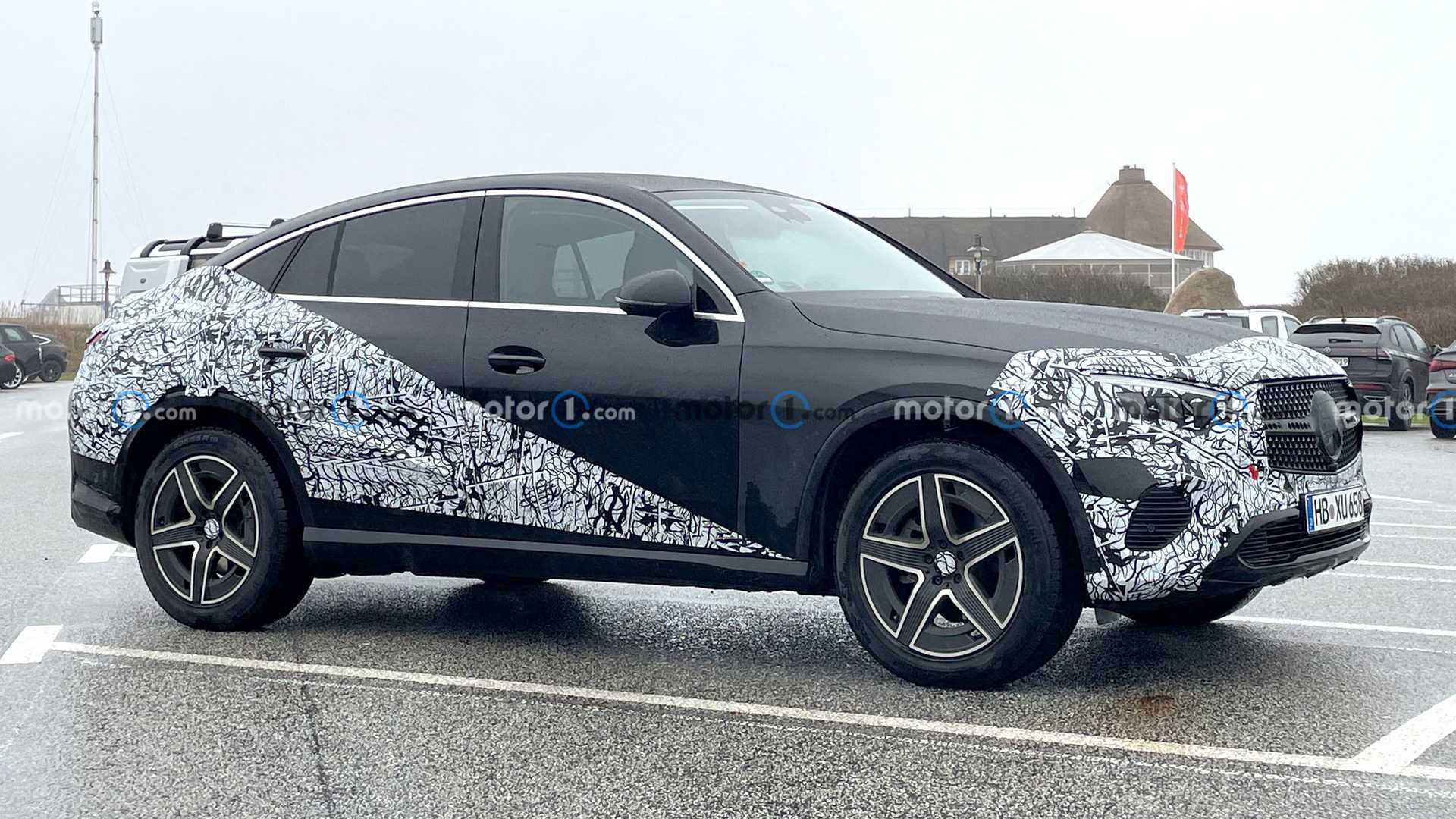 超大竖置中控屏，全新奔驰GLC轿跑SUV谍照曝光，今年年内亮相_搜狐汽车_搜狐网