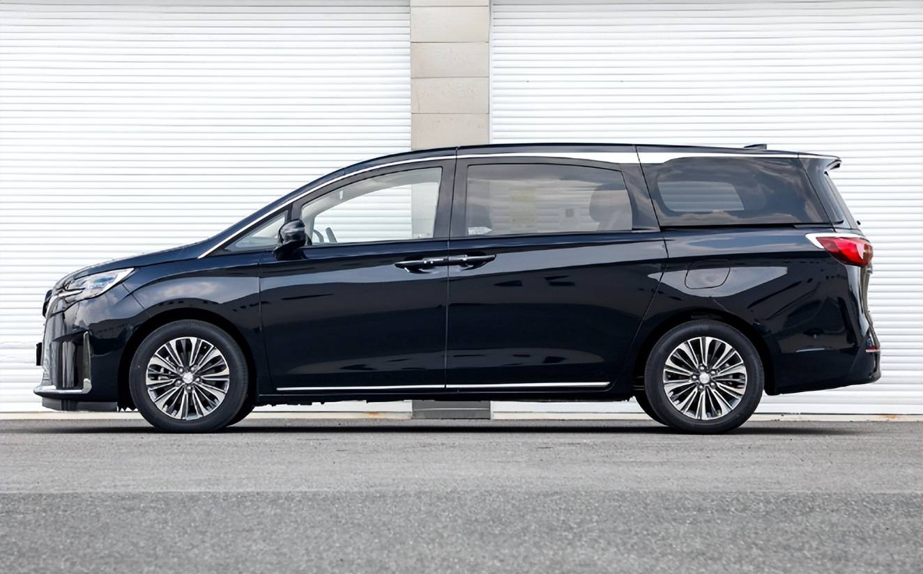 新款别克GL8正式上市！31.79万元起，改变不大为何越卖越贵？_搜狐汽车_搜狐网