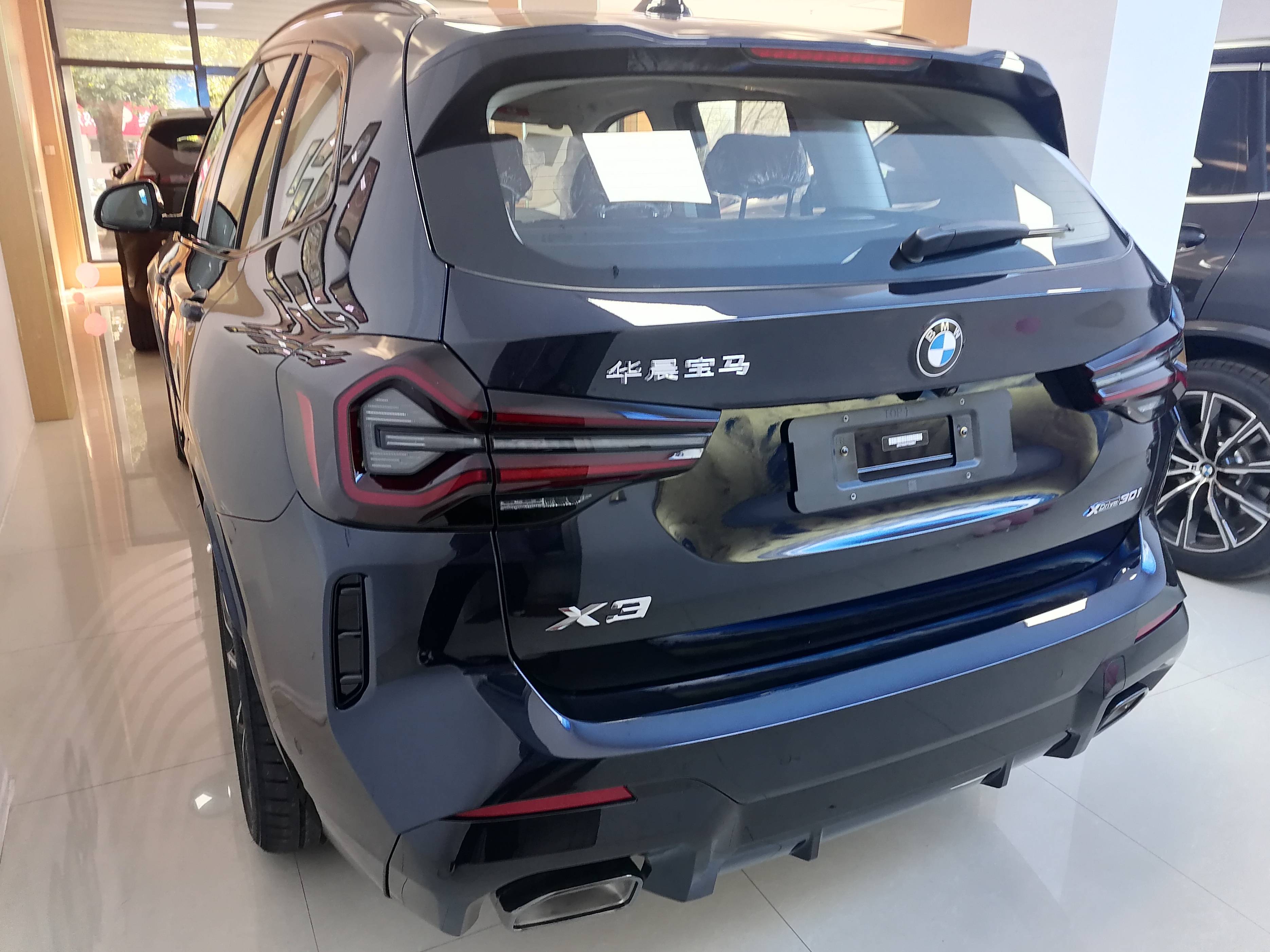 实拍：宝马“黑武士”SUV，2.0T+8AT+四驱，超大优惠，还看Q5L？_搜狐汽车_搜狐网