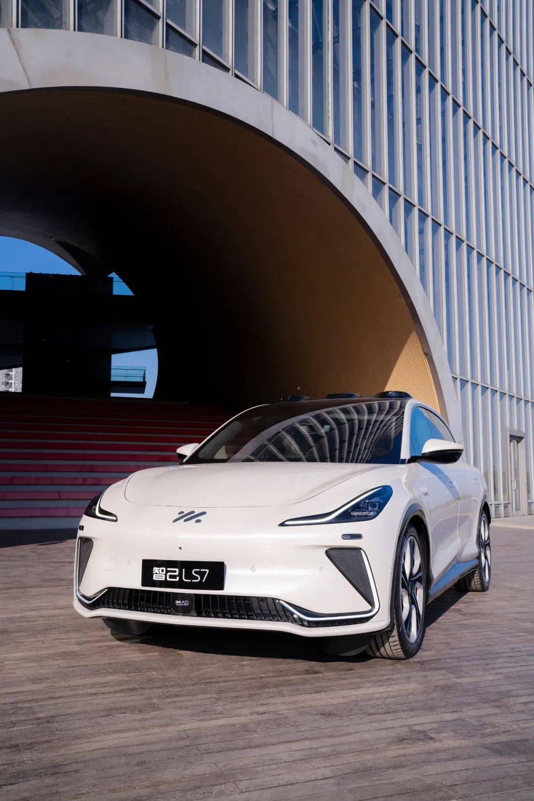 生活在别处，人生在路上，智己LS7 初体验_搜狐汽车_搜狐网