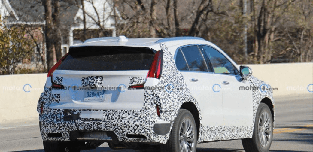 新款凯迪拉克XT4谍照曝光，内饰换装双联屏，有望明年正式亮相_搜狐汽车_搜狐网