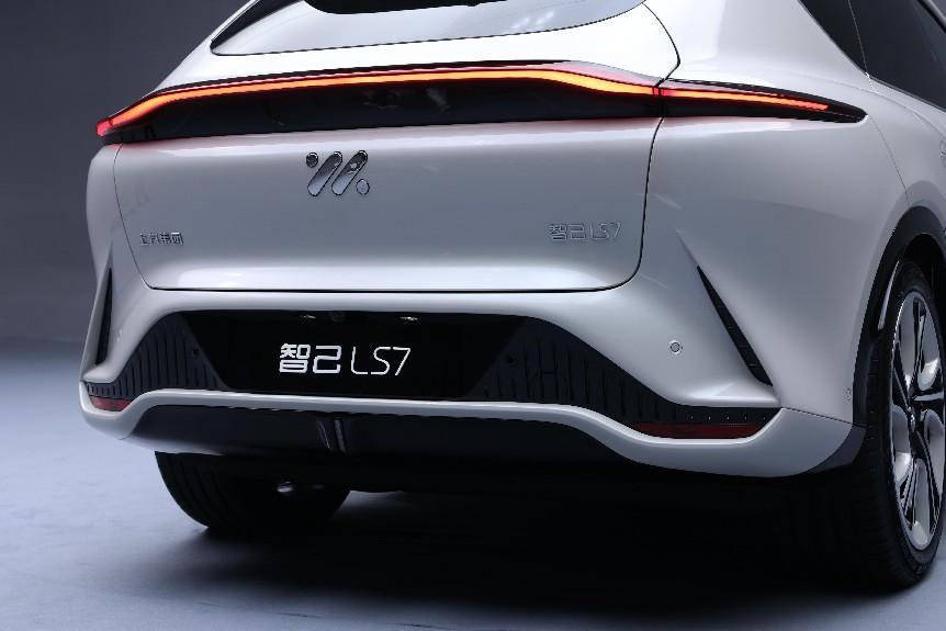 视野超大，驾控安全，智己LS7开年一定是“爆款”_搜狐汽车_搜狐网