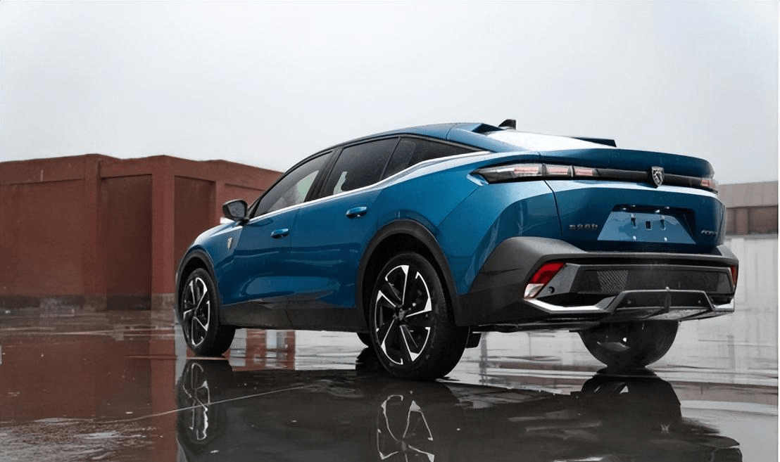 即将原汁原味引入中国，标致408X国内无伪谍照首曝_搜狐汽车_搜狐网