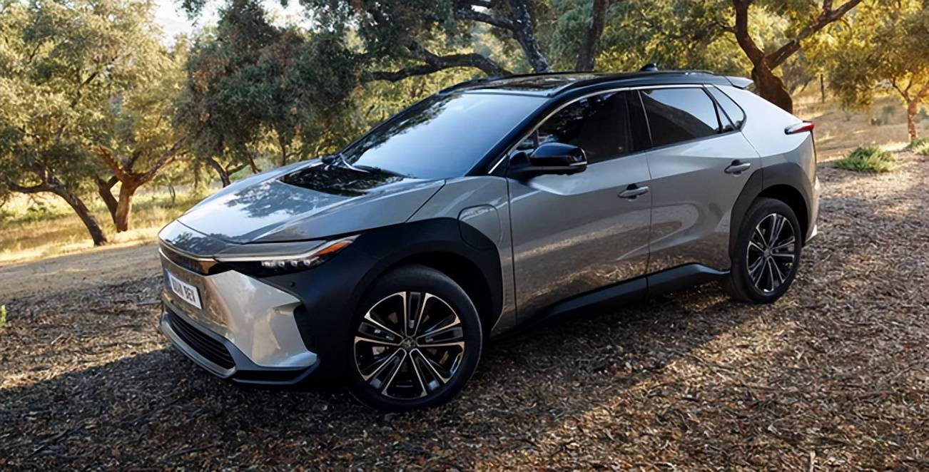 一汽丰田bZ4X外观犀利，内饰精致_搜狐汽车_搜狐网