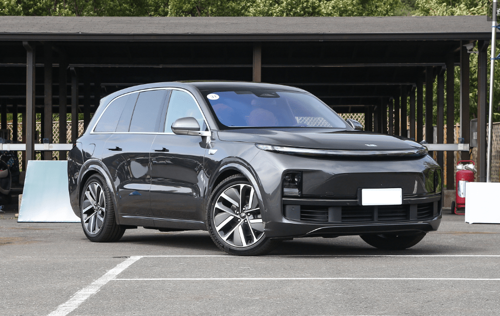 国产车后来者居上，30万级中大型SUV，岚图FREE和理想L8怎么选？_搜狐汽车_搜狐网