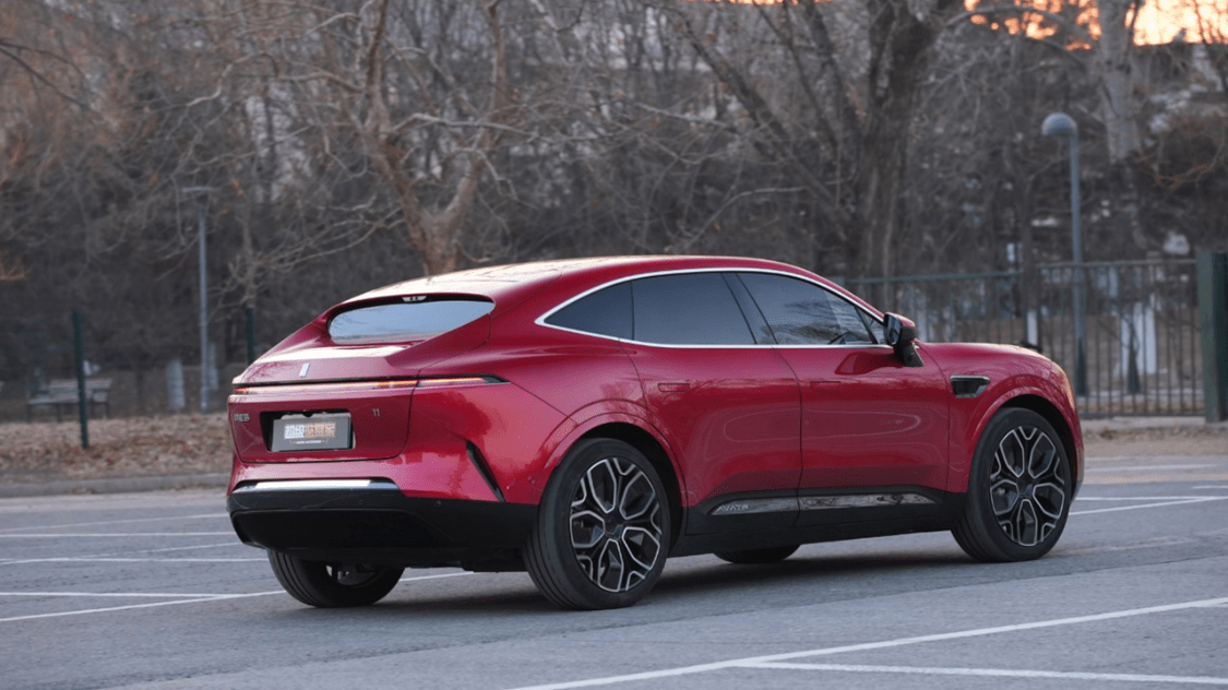 Model Y vs蔚来ES7 vs阿维塔11谁才是自动泊车天花板？_搜狐汽车_搜狐网