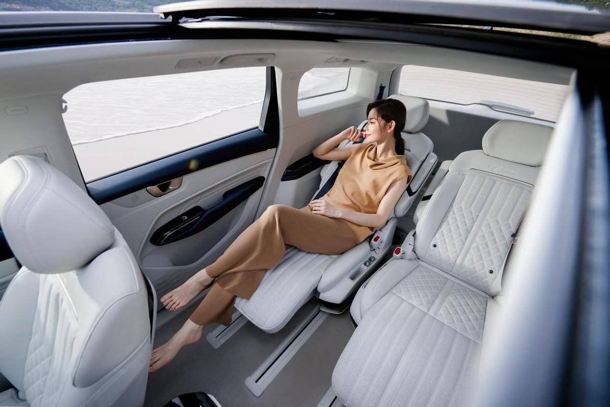 五菱凯捷新增混动版，对比别克GL6有胜算吗？_搜狐汽车_搜狐网