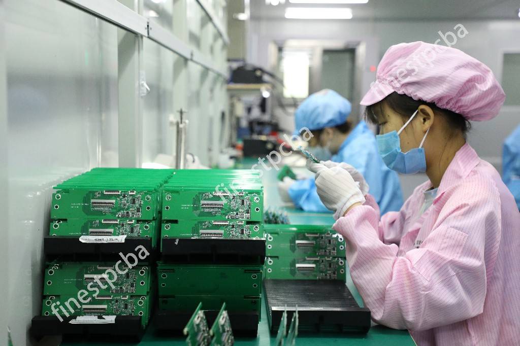 详解MOS管的特性曲线-mosfet输出特性曲线分为哪些区域 - 云恒制造