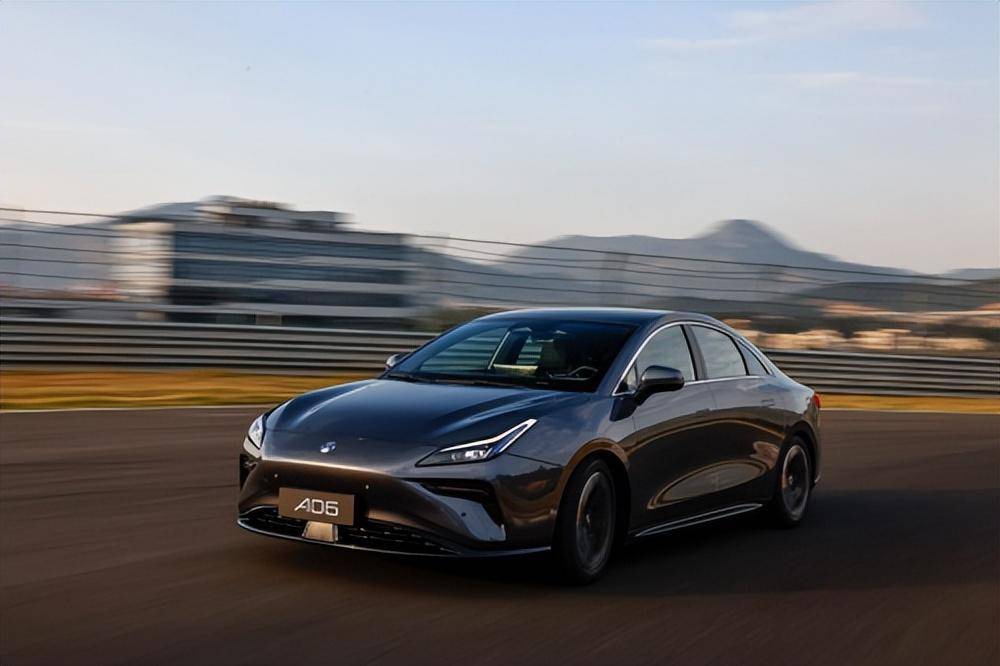 气场不输！18万级的合创A06有百万跑车的既视感_搜狐汽车_搜狐网