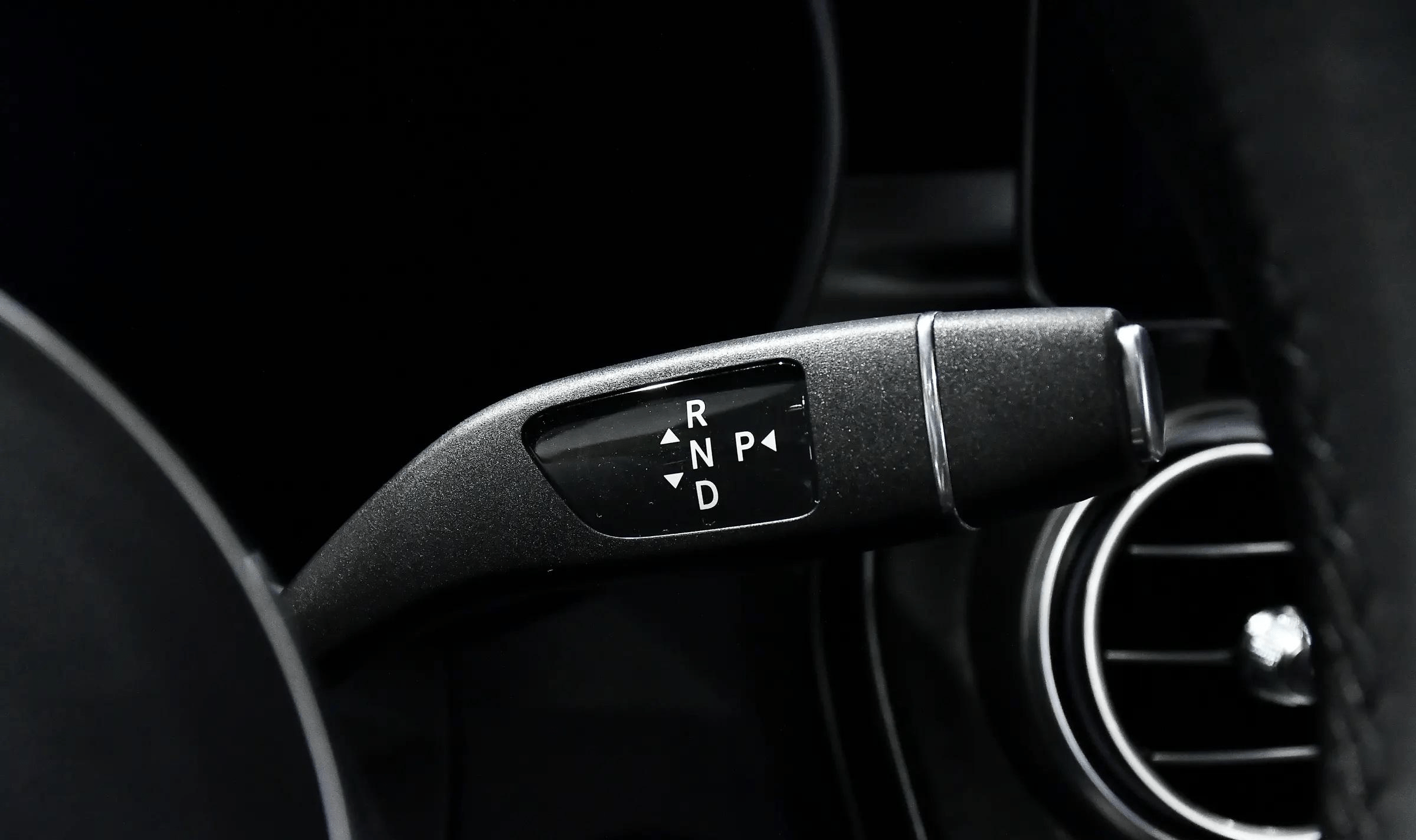 奔驰新款GLC轿跑，溜背式的造型+2.0T 258马力，三种配置可选_搜狐汽车_搜狐网