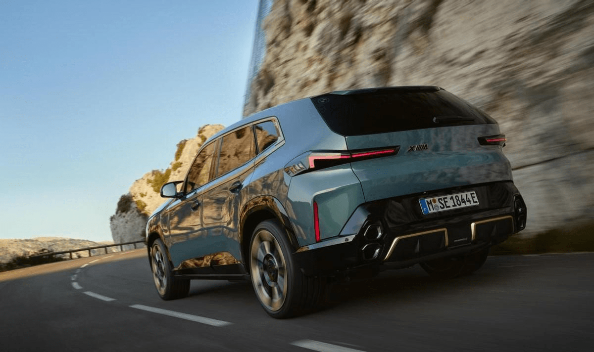 售价230万元，搭载4.4T插混系统，宝马旗舰SUV XM正式上市_搜狐汽车_搜狐网