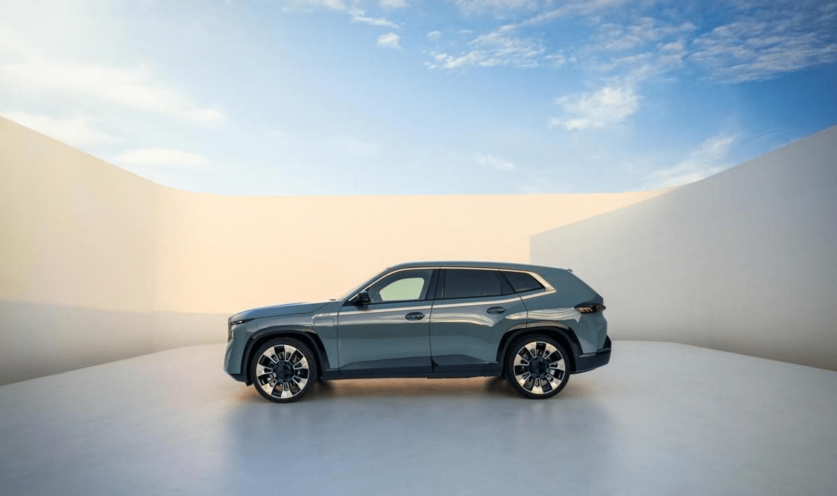 售价230万元，搭载4.4T插混系统，宝马旗舰SUV XM正式上市_搜狐汽车_搜狐网