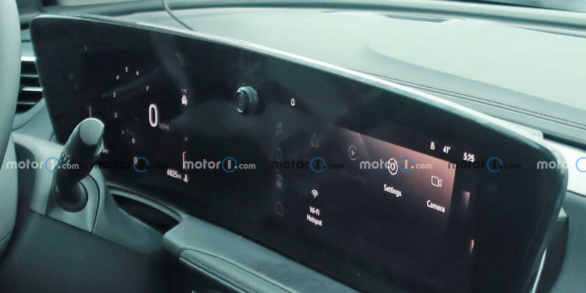 换装双联屏 海外版新款昂科拉GX内饰谍照曝光 换装1.5T发动机_搜狐汽车_搜狐网