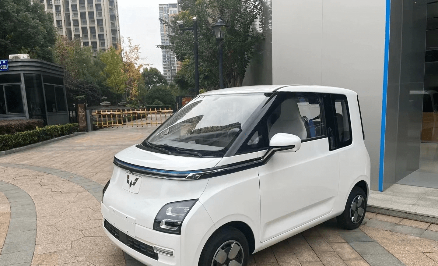 售6.78万起，五菱Air ev晴空上市，续航300公里，比宏光MINIEV出色_搜狐汽车_搜狐网