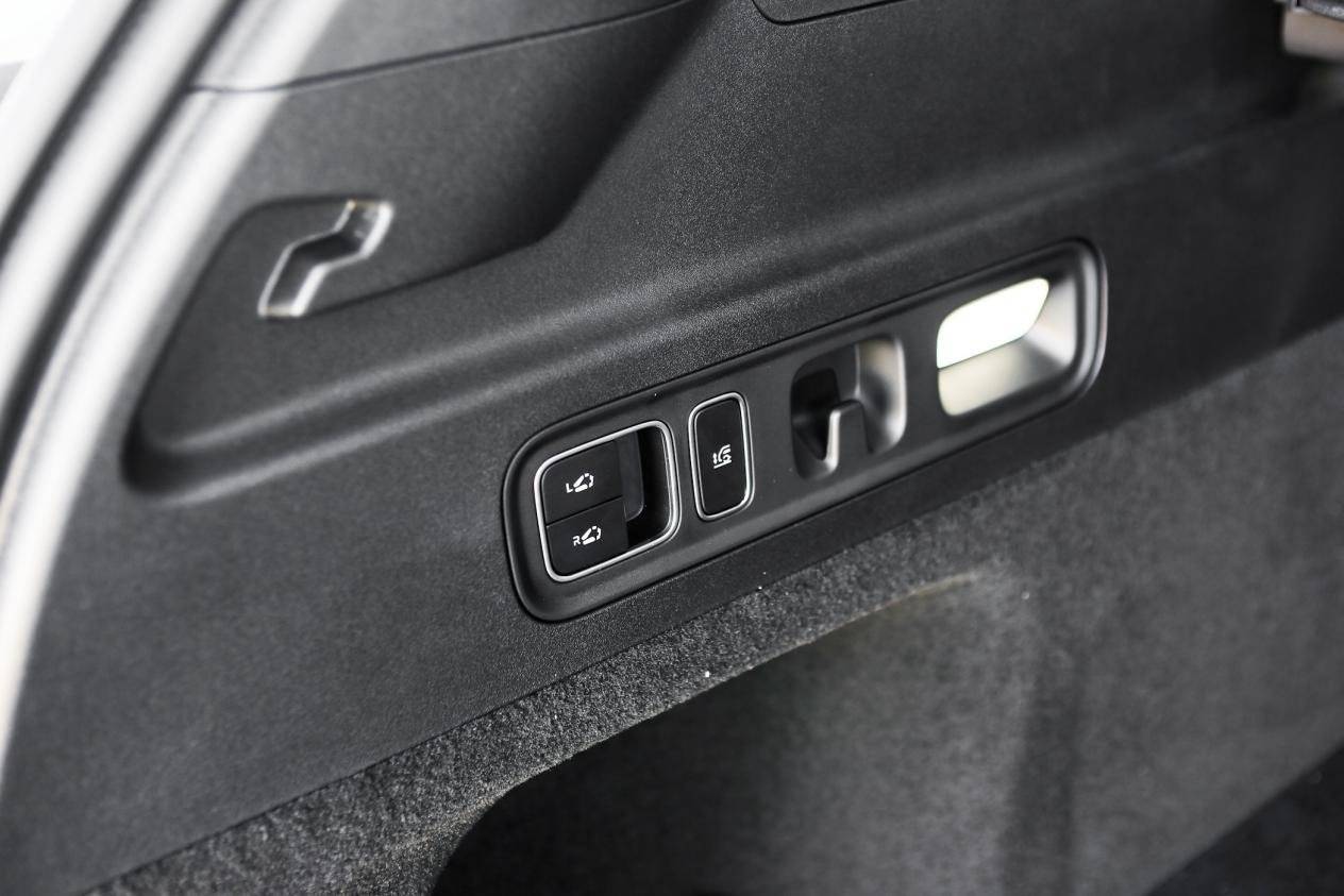 试驾理想L7：全尺寸大于奔驰GLE、宝马x5l_搜狐汽车_搜狐网