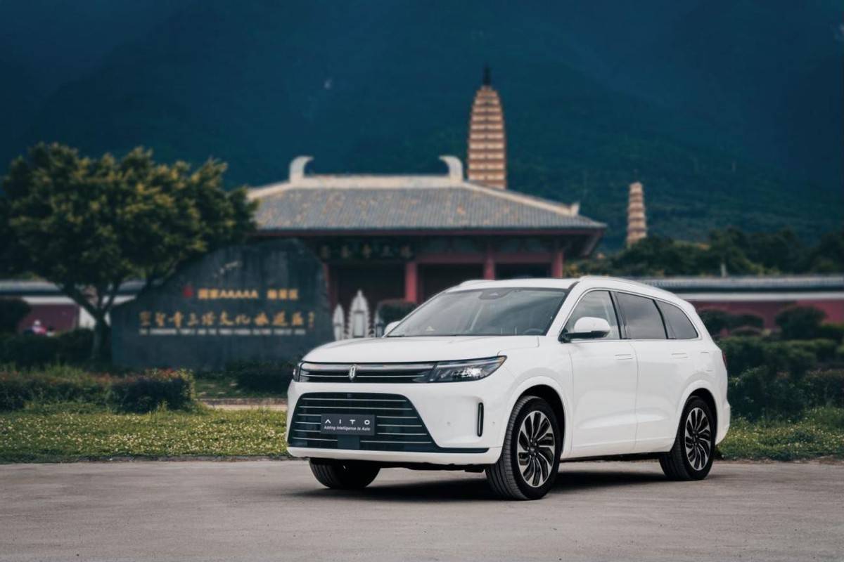 升级换代PK智能座舱，选AITO问界M7还是理想L8？_搜狐汽车_搜狐网