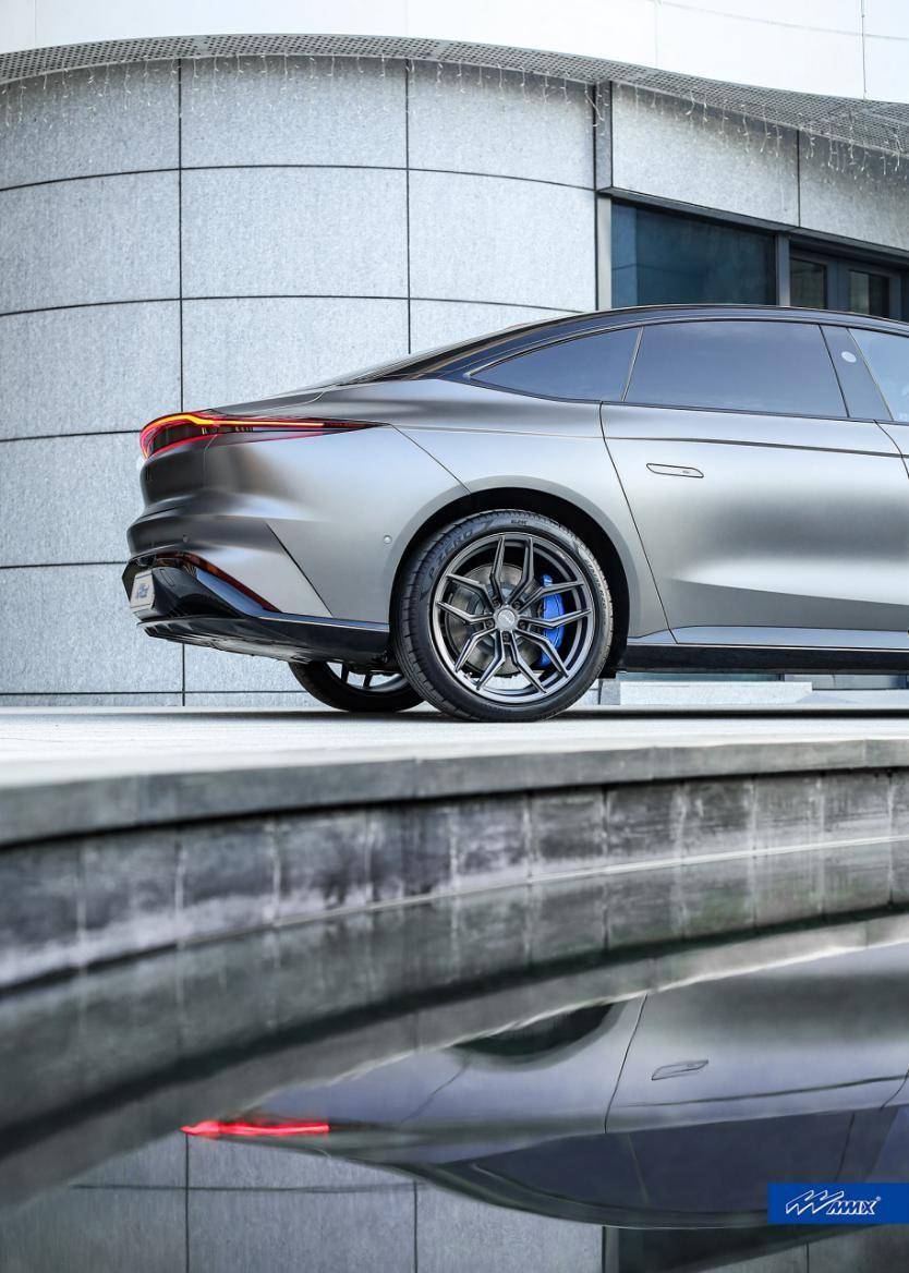 新能源旗舰智己L7，轻量化进阶升级MFS12锻造轮毂_搜狐汽车_搜狐网