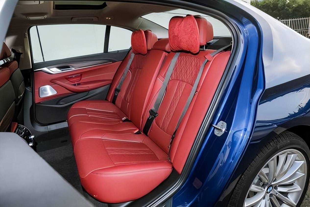 价格亲民,尺寸差不多,销量差的沃尔沃S90真不如BBA同级？横评奉上_搜狐汽车_搜狐网