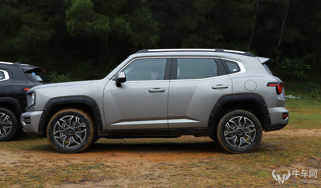 这辆“轻越野SUV”真带电，哈弗二代大狗真的做到了全面提升？_搜狐汽车_搜狐网