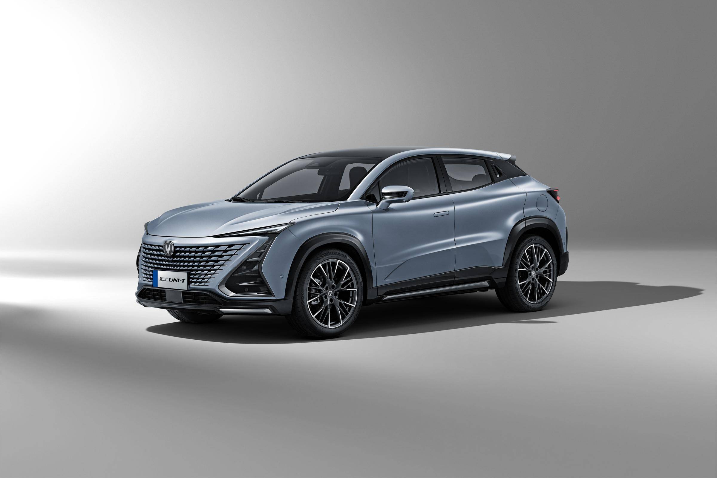 蓝鲸1.5T，扭矩300N·m，内饰大变样，新款长安UNI-T售11.59万起_搜狐汽车_搜狐网